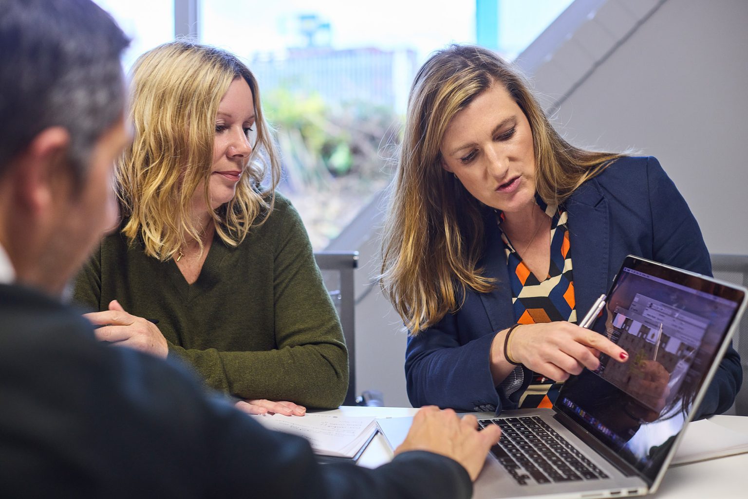 Custom Label Suppliers UK. Fast, Affordable, High-Quality Printing